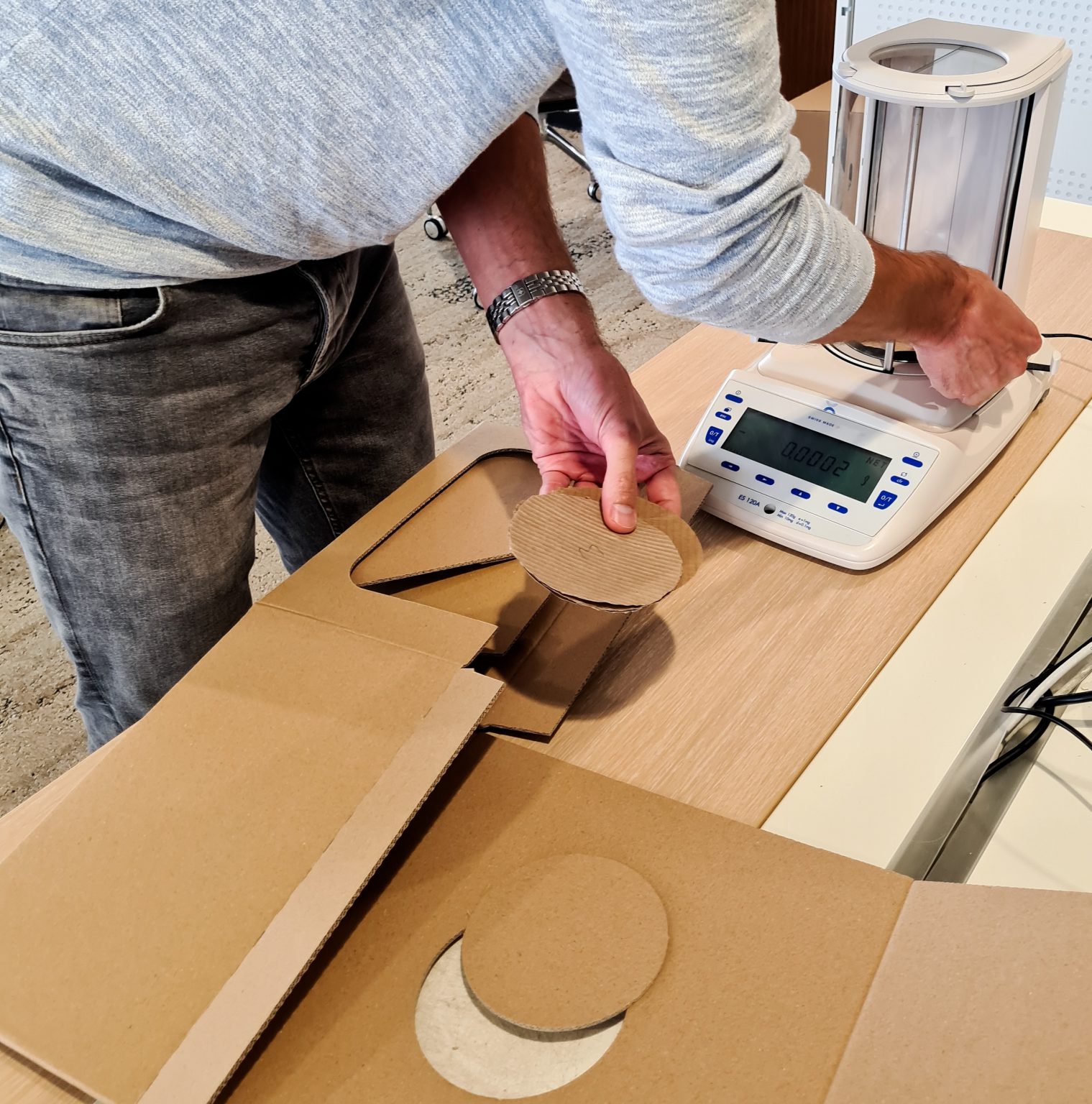 Grammage meten – Bangma Verpakking