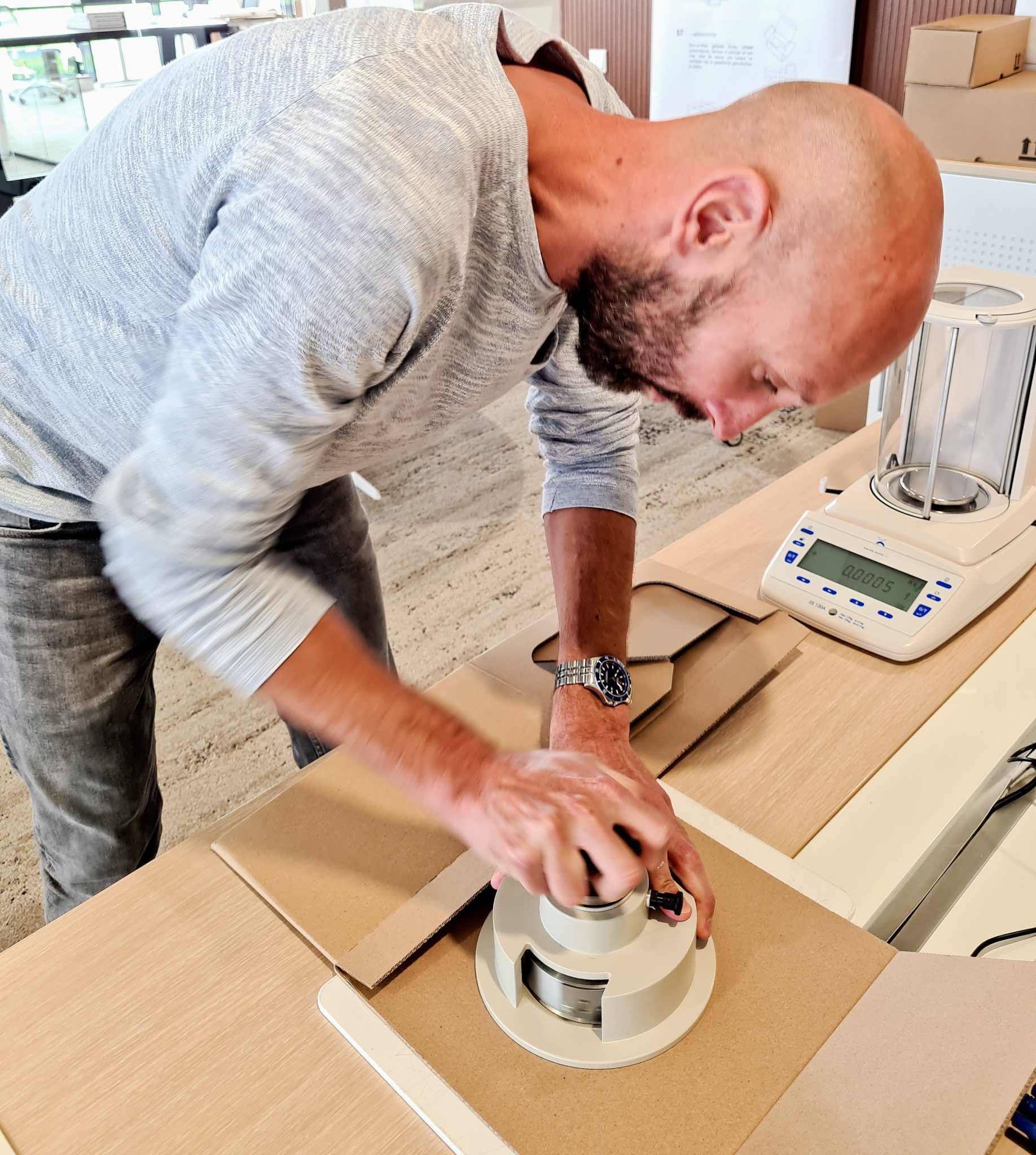 Grammage meten – Bangma Verpakking